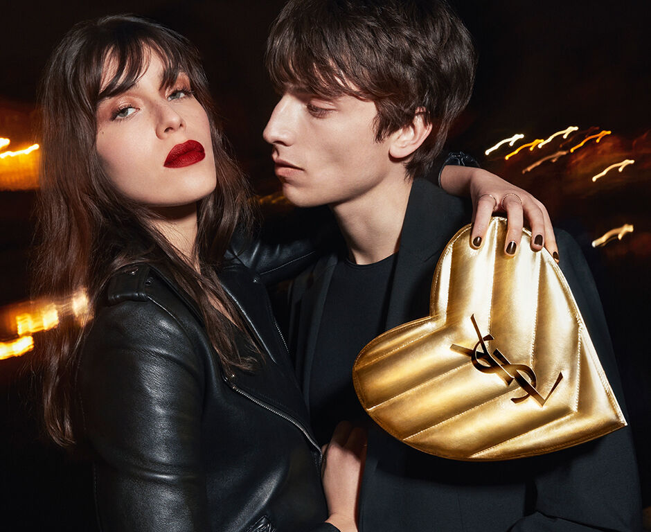 Penawaran spesial Valentine's Day untuk produk perawatan kulit, makeup ...